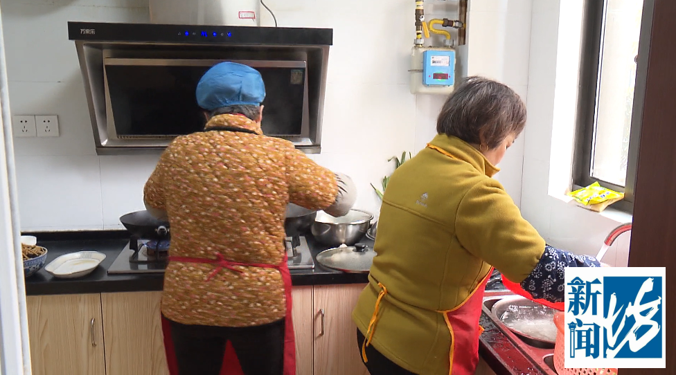 上海人提前半年预订年夜饭！商家推出年午饭！_新闻坊_看看新闻网