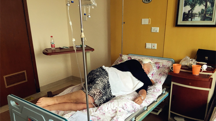 国航CA936航班降落上海时遇气流颠簸 17人受伤_时讯_看看新闻网