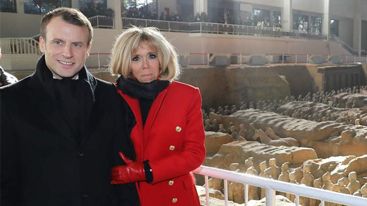 法国总统马克龙访华首站西安 兵马俑坑里瑟瑟发抖_环球交叉点_看看新闻网