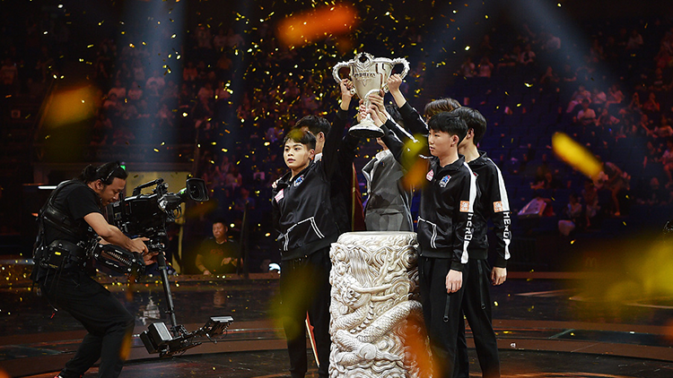 Hero久竞新王登基 2018KPL春季赛总决赛圆满落幕_时讯_看看新闻网